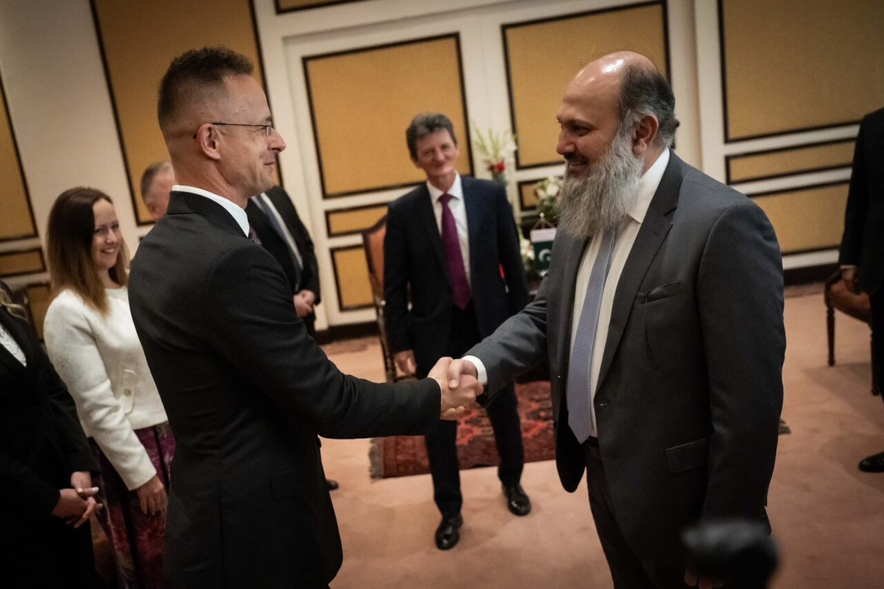 Die 400-Millionen-Dollar-Investition von MOL in Pakistan wurde als ...