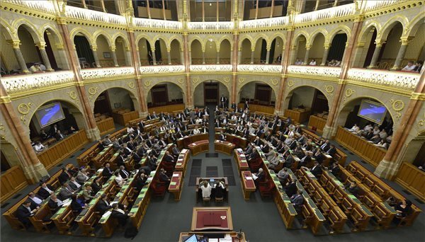 Lawmakers Approve New Government Structure – Daily News Hungary
