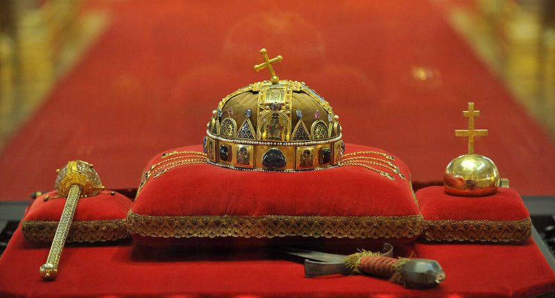 6th of January 1978 – The return of the Holy Crown to Hungary – Daily ...