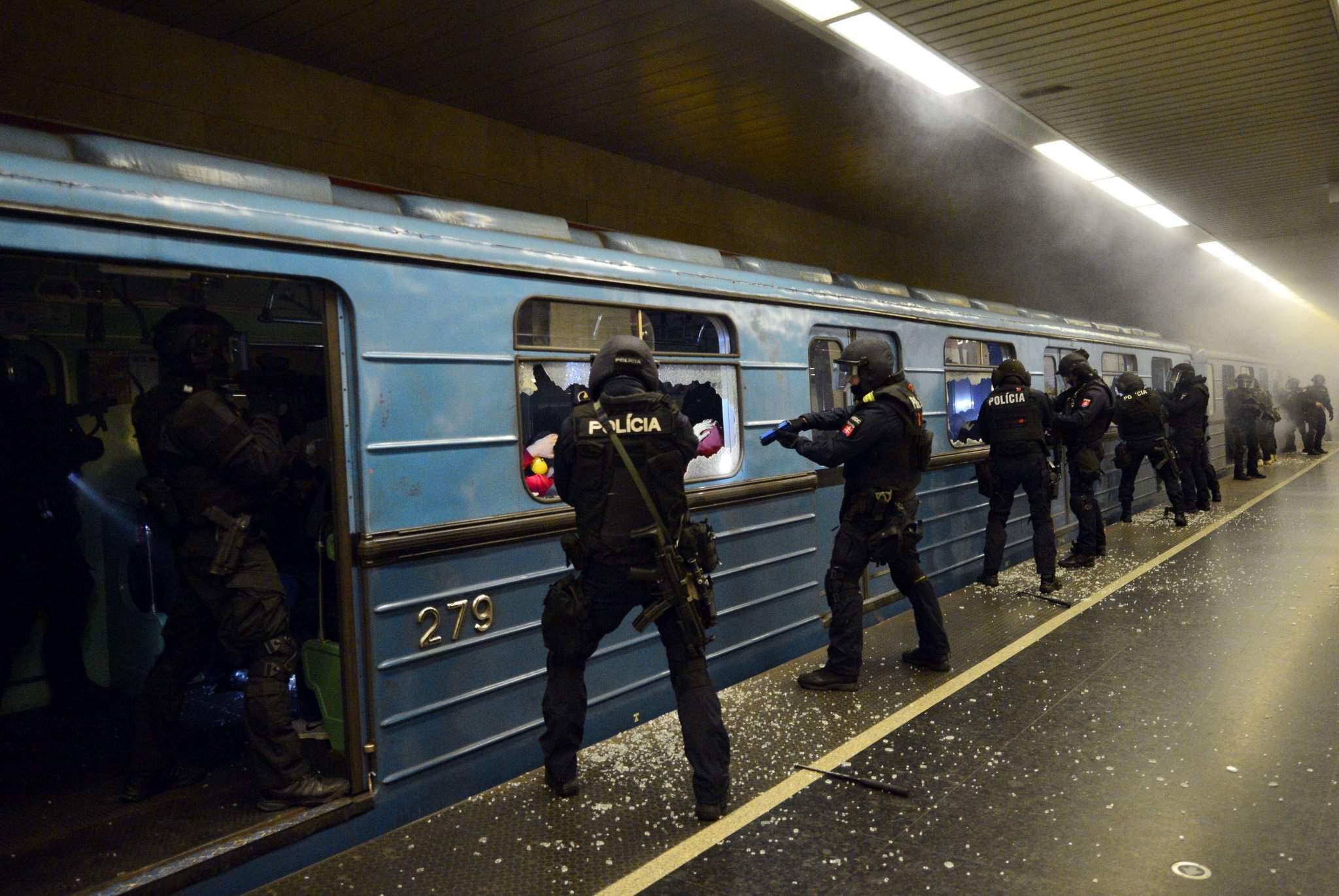 Orbán observes counter-terrorism exercise - Photos - Daily News Hungary