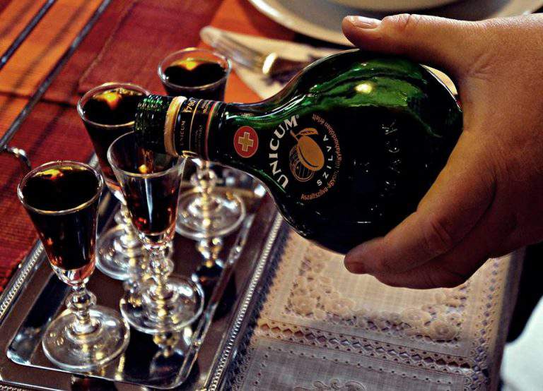 Mini language lesson #19: Hungarian alcoholic drinks - Daily News Hungary