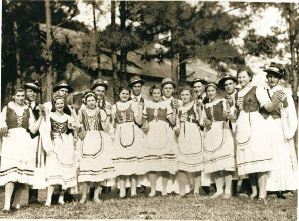 Meet the Hungarian folk music and its traditional instruments – Daily ...