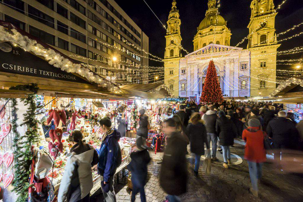 The Advent Feast at the Basilica - a must-visit Christmas market in the ...