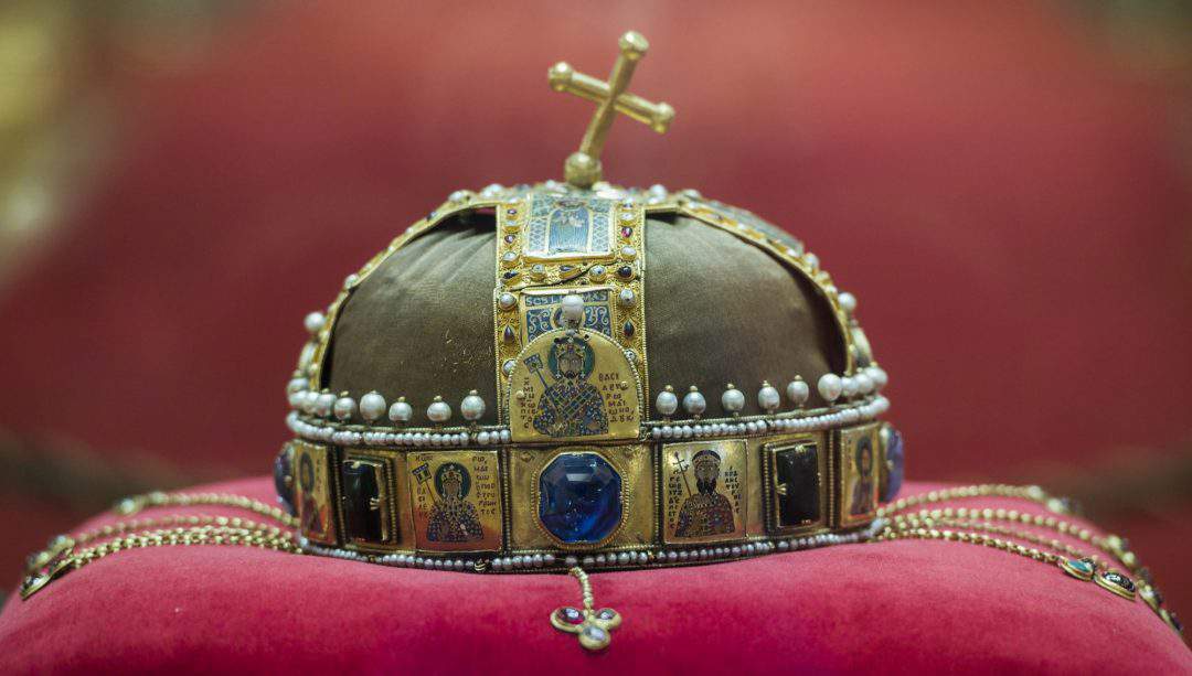 A long journey – The Holy Crown returned to Hungary 40 years ago ...
