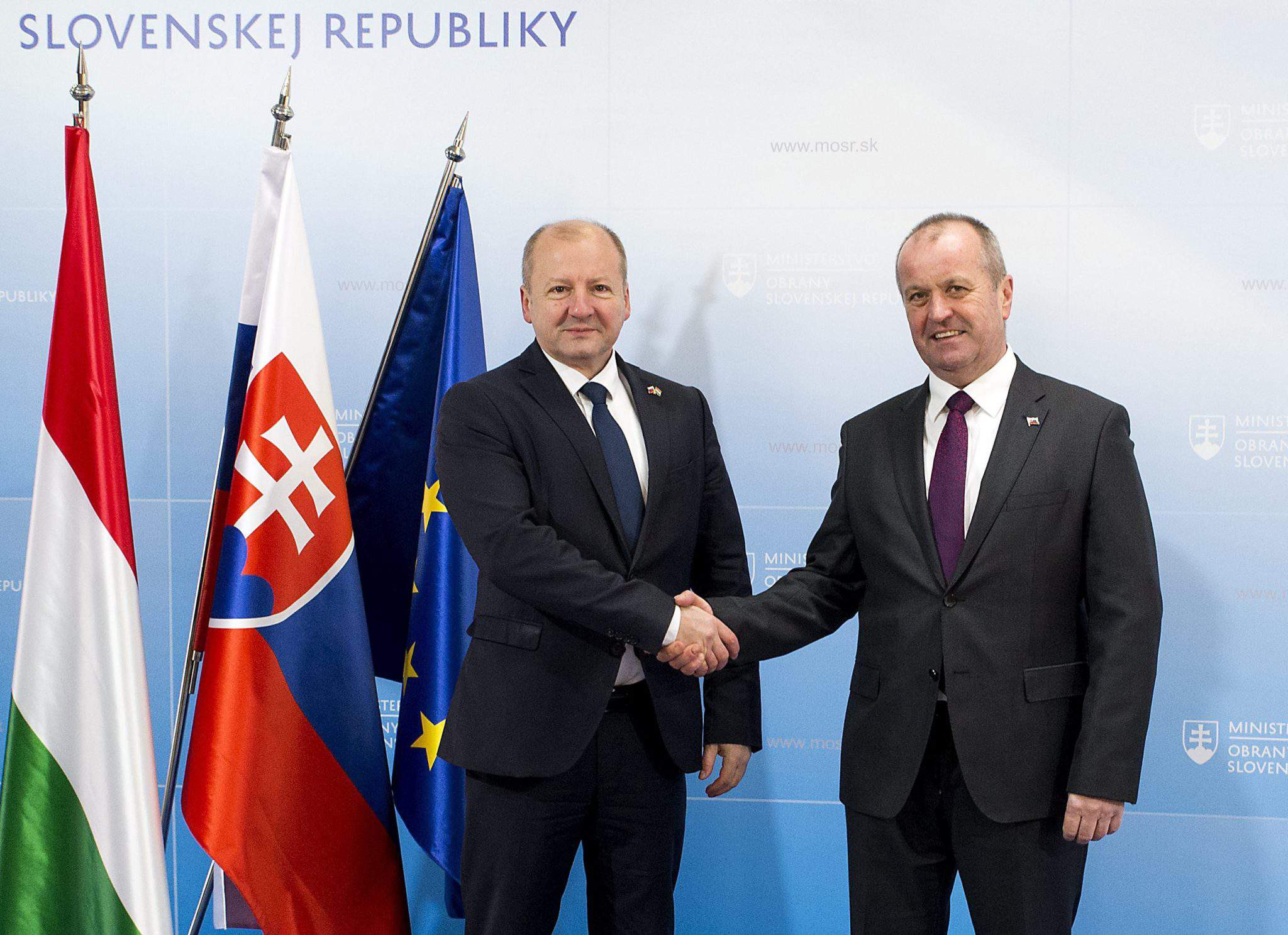 Hungarian, Slovak defence ministers discuss V4, bilateral cooperation ...