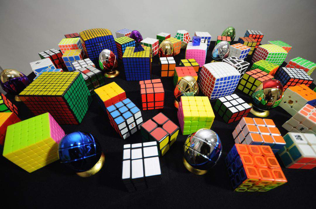 Rubik's Cube around the world - a great Hungarian invention - VIDEO ...