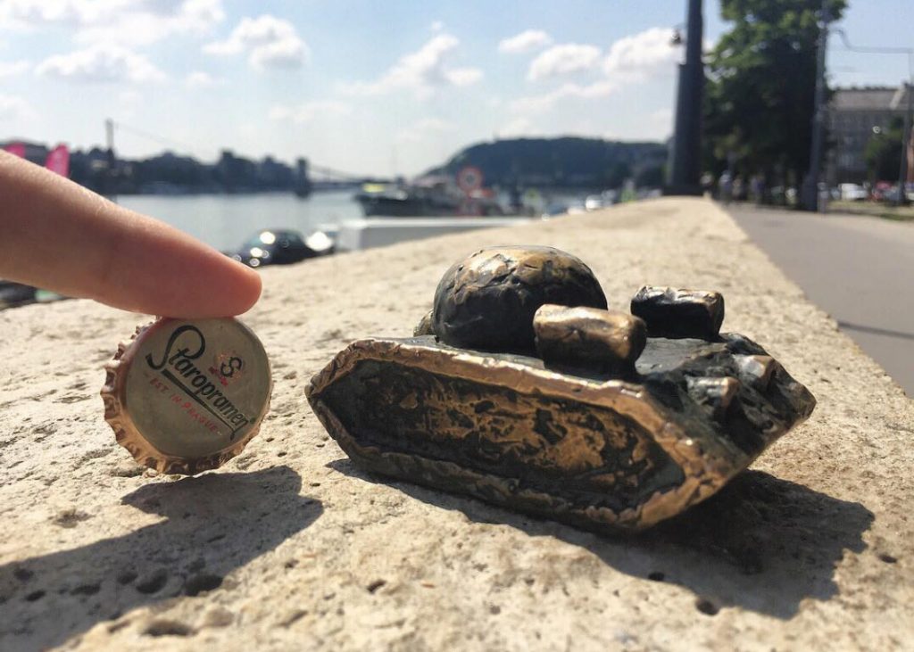 Photos! - Look at the secret mini statues of Budapest! - Daily News Hungary