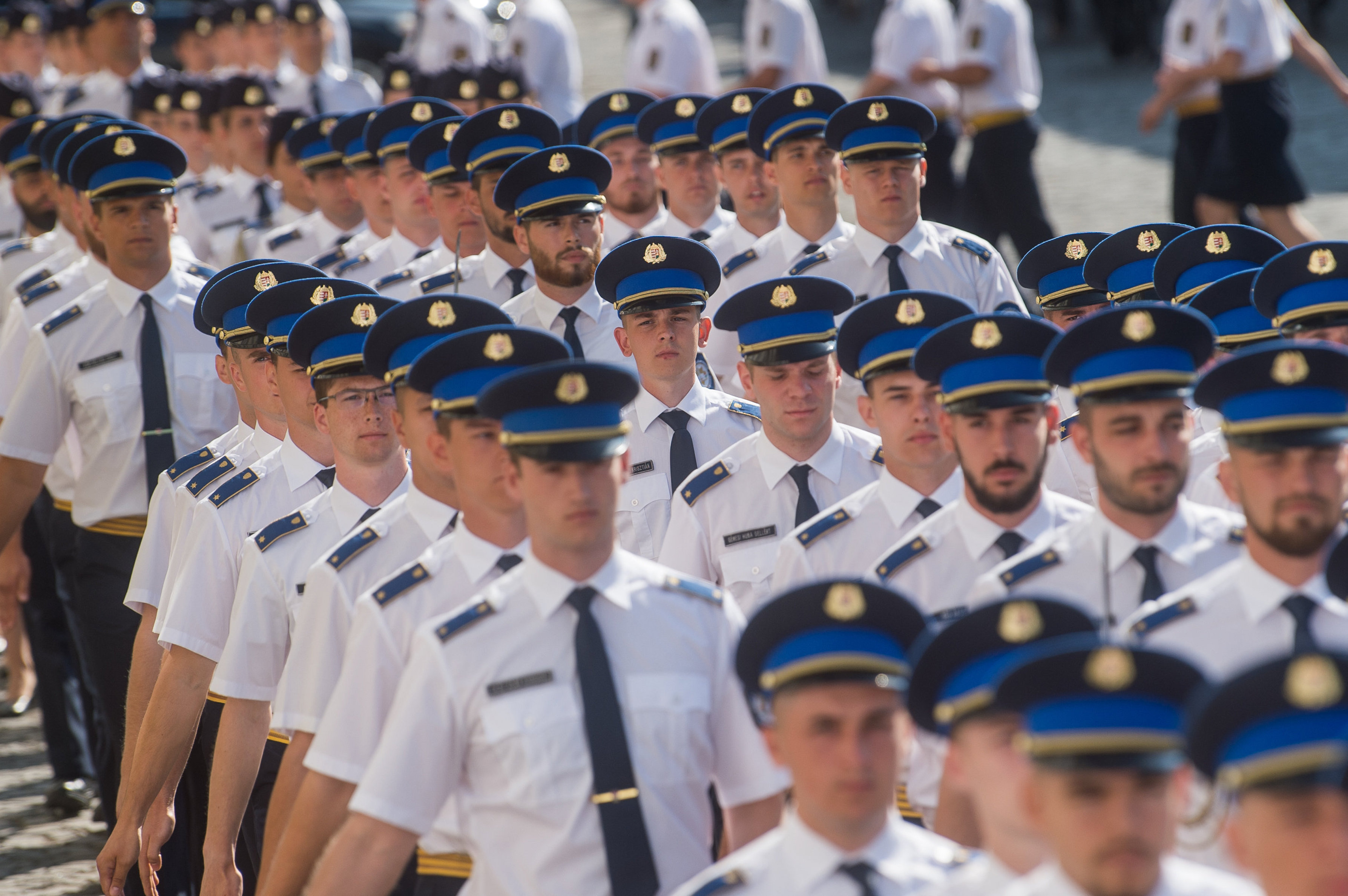 Graduation ceremony of new officers was held at the Hungarian Public ...