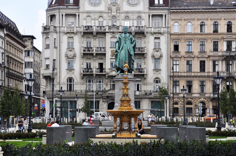 A beautiful square inaugurated in Budapest city centre - Daily News Hungary