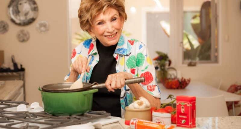 The incredible story of the Hungarian woman who survived Auschwitz and ...