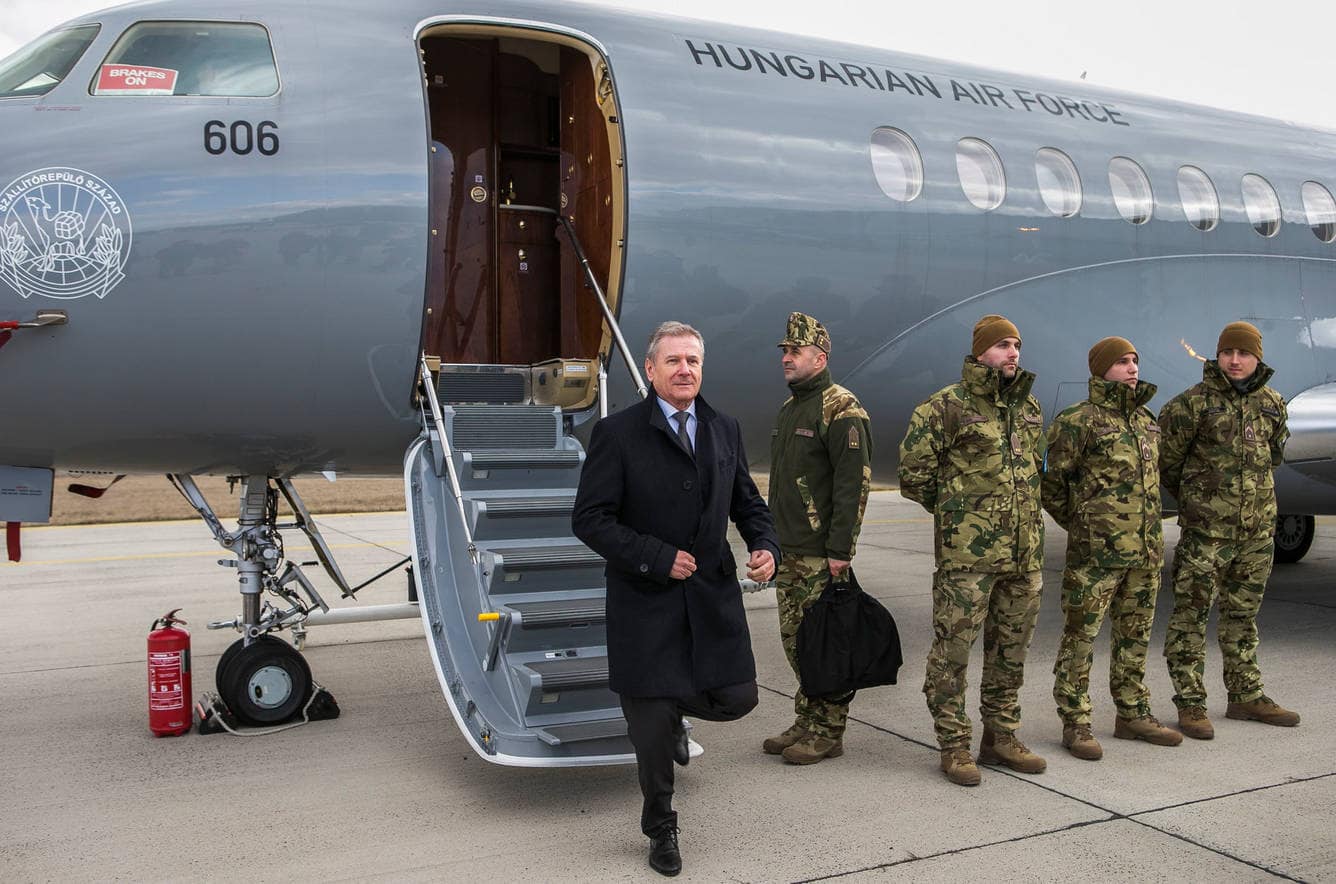 Hungarian Defence Forces bought luxurious aeroplanes - PHOTOS - Daily ...