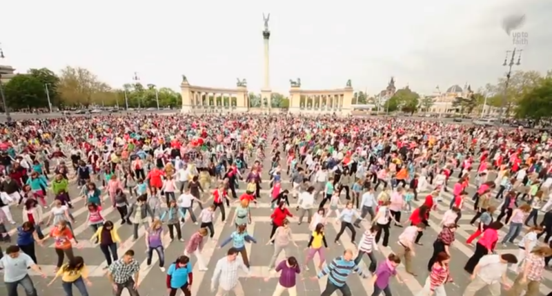 Cheer yourself up with Budapest’s greatest flashmobs! – VIDEOS – Daily ...