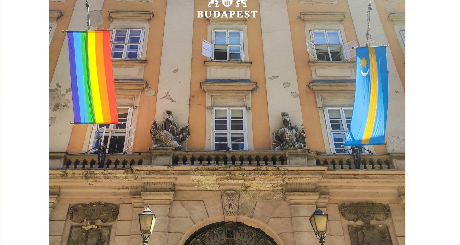 Gellért Thermal Bath: among the five most beautiful swimming pools in ...