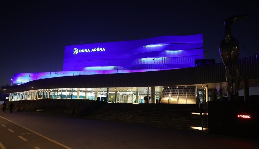 UNICEF Hungary lights Budapest buildings blue for World Children's Day ...