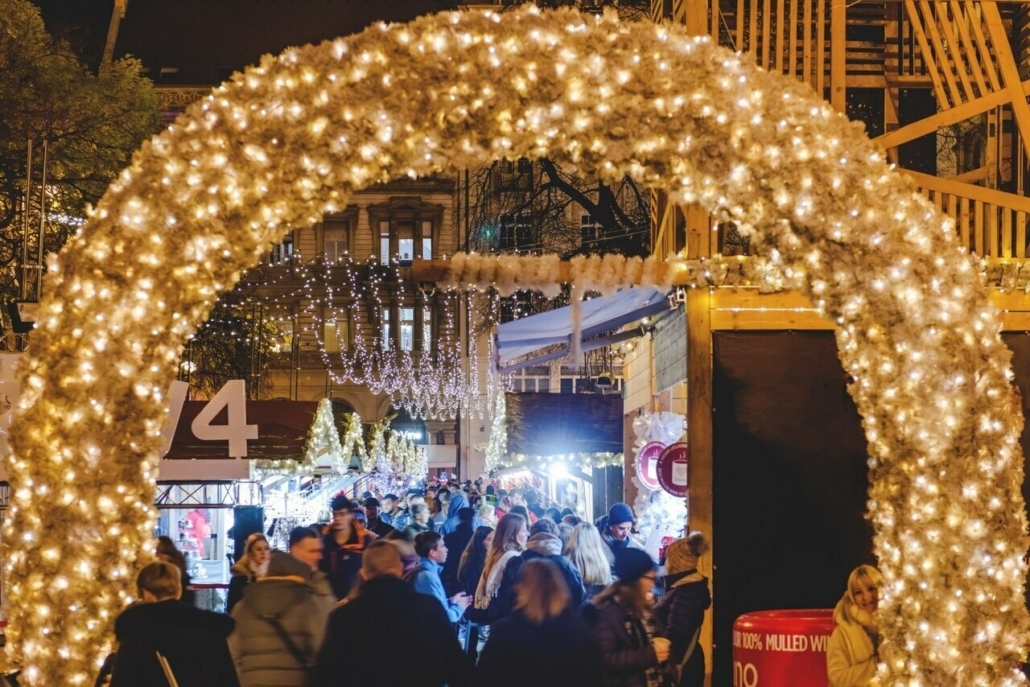 Budapest's Advent Feast at the Basilica voted best Christmas market in ...