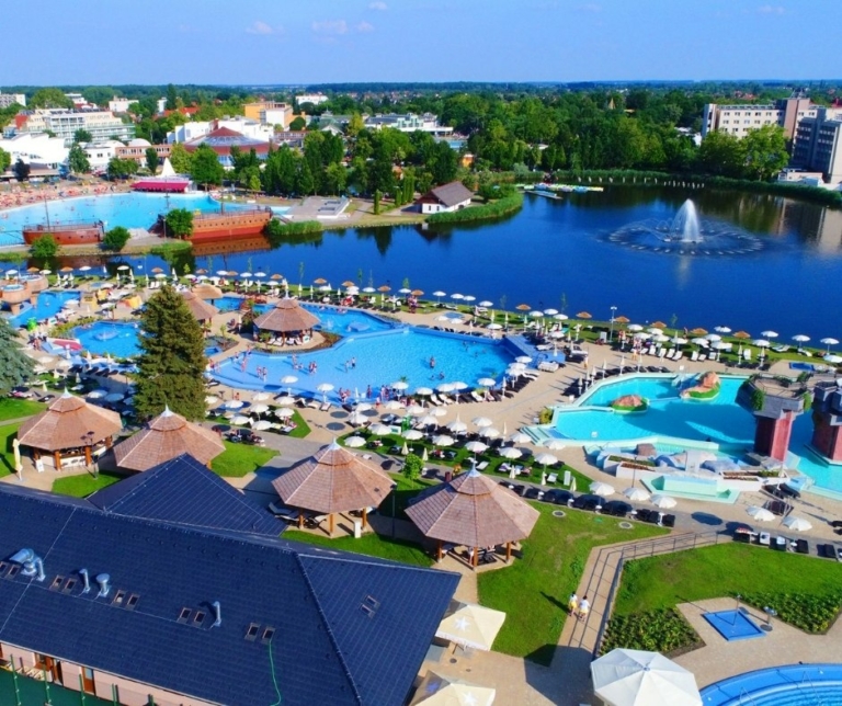 The most spectacular Hungarian thermal baths outside of the capital ...