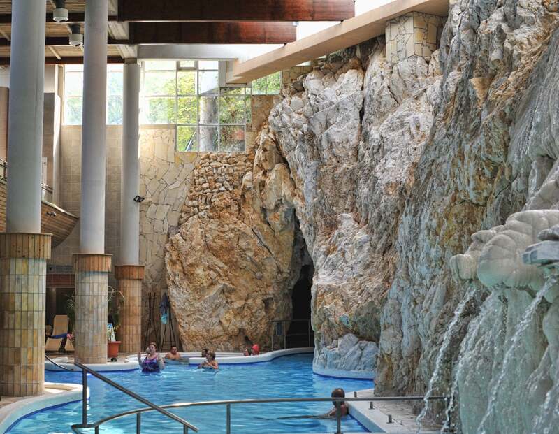 PHOTOS: world-famous Hungarian cave bath reopened for horror prices ...