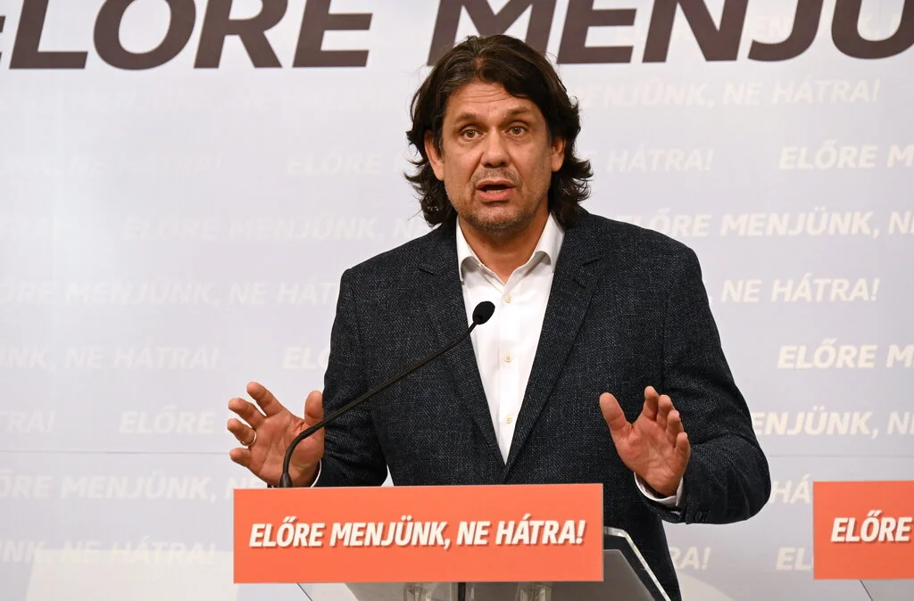 Fidesz MEP vergelyk EU se oppergesag van die reg prosedure met ...