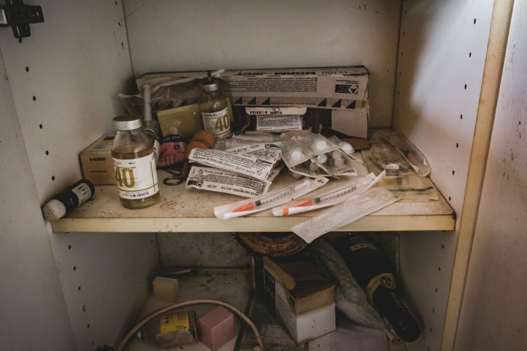 Orphanage, castle, slum flat: abandoned buildings in Hungary - PHOTOS ...