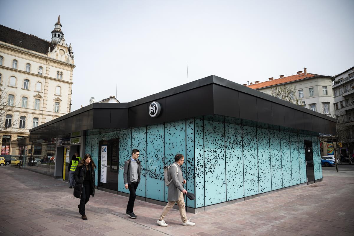 Two downtown metro station opened in Budapest - Photos - Daily News Hungary