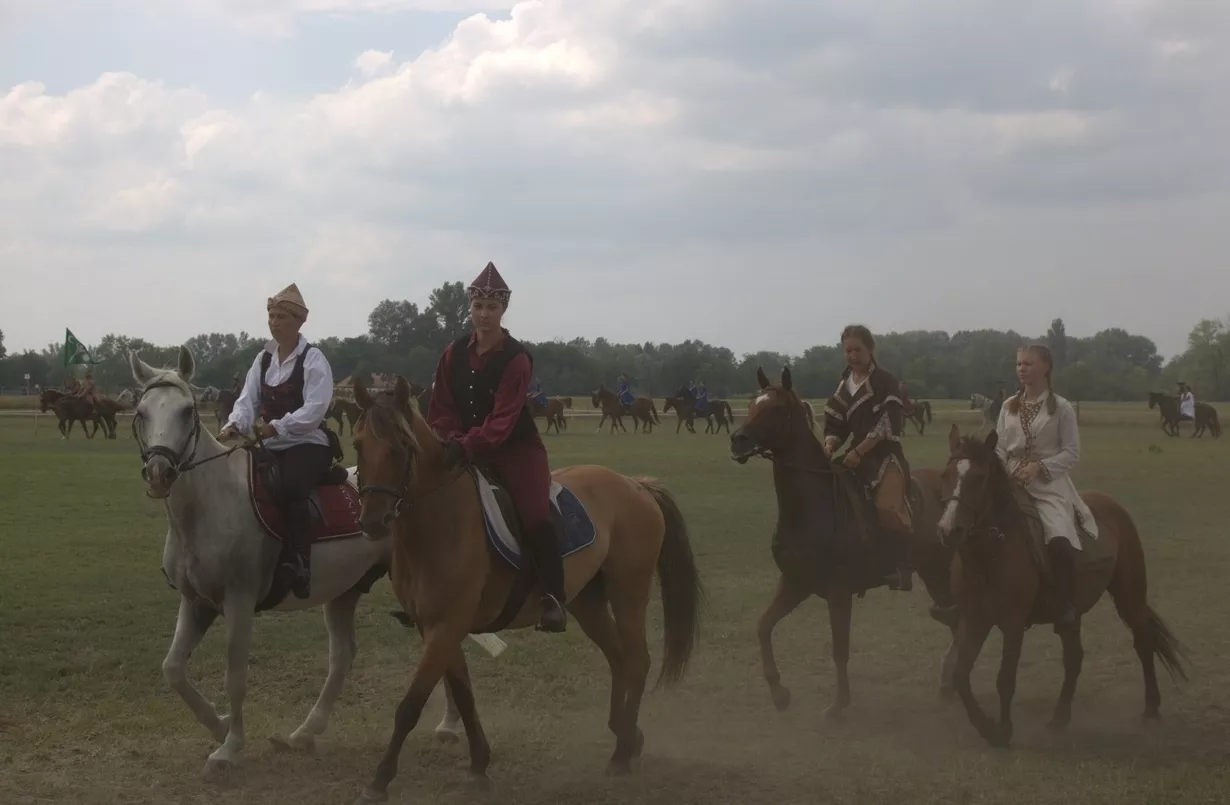 PHOTOS: Ancestors' Day with C Asian participants, nomadic parade ...