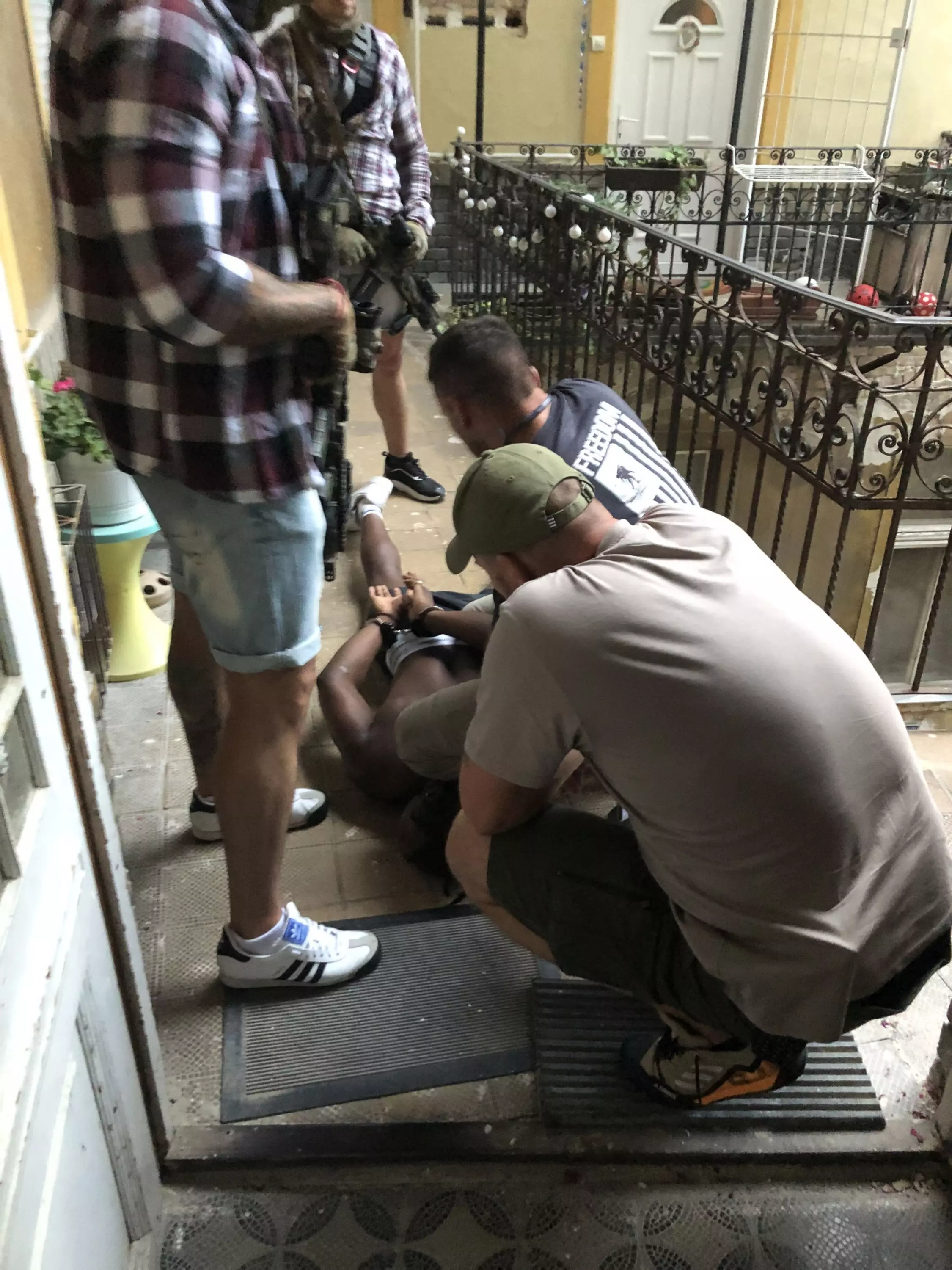 VIDEO, PHOTOS: Extremely dangerous Rwandan man caught in Budapest ...