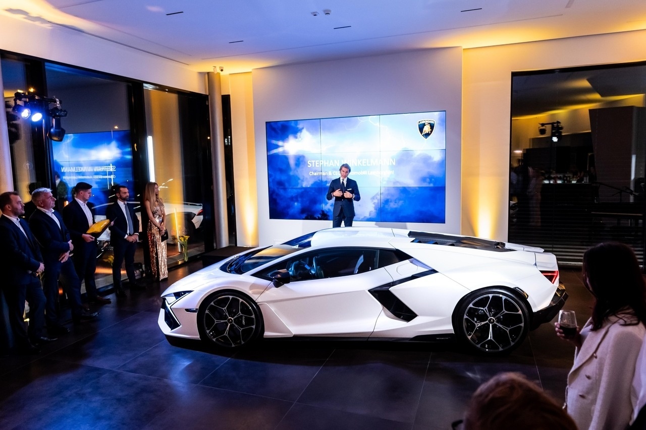 Full luxury: Lamborghini dealership opens in Budapest – PHOTOS - Daily ...