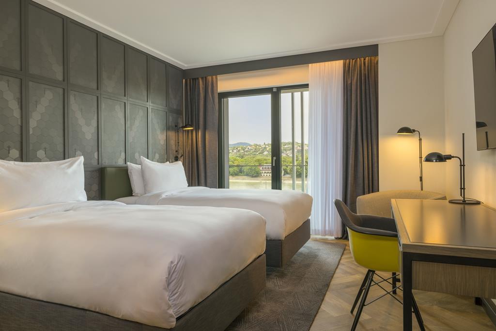 PHOTOS: Budapest's first Four Points by Sheraton hotel opened - Daily ...