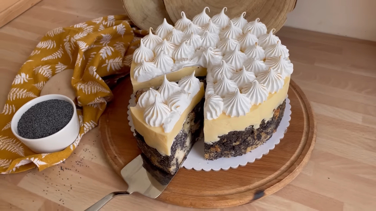 A Hungarian favourite: poppy seed bread pudding (mákos guba) cake for ...