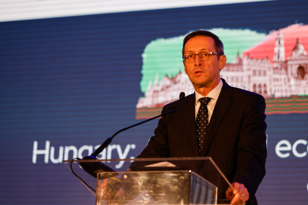 Hungarian economy back on growth track, finance minister says - Daily ...