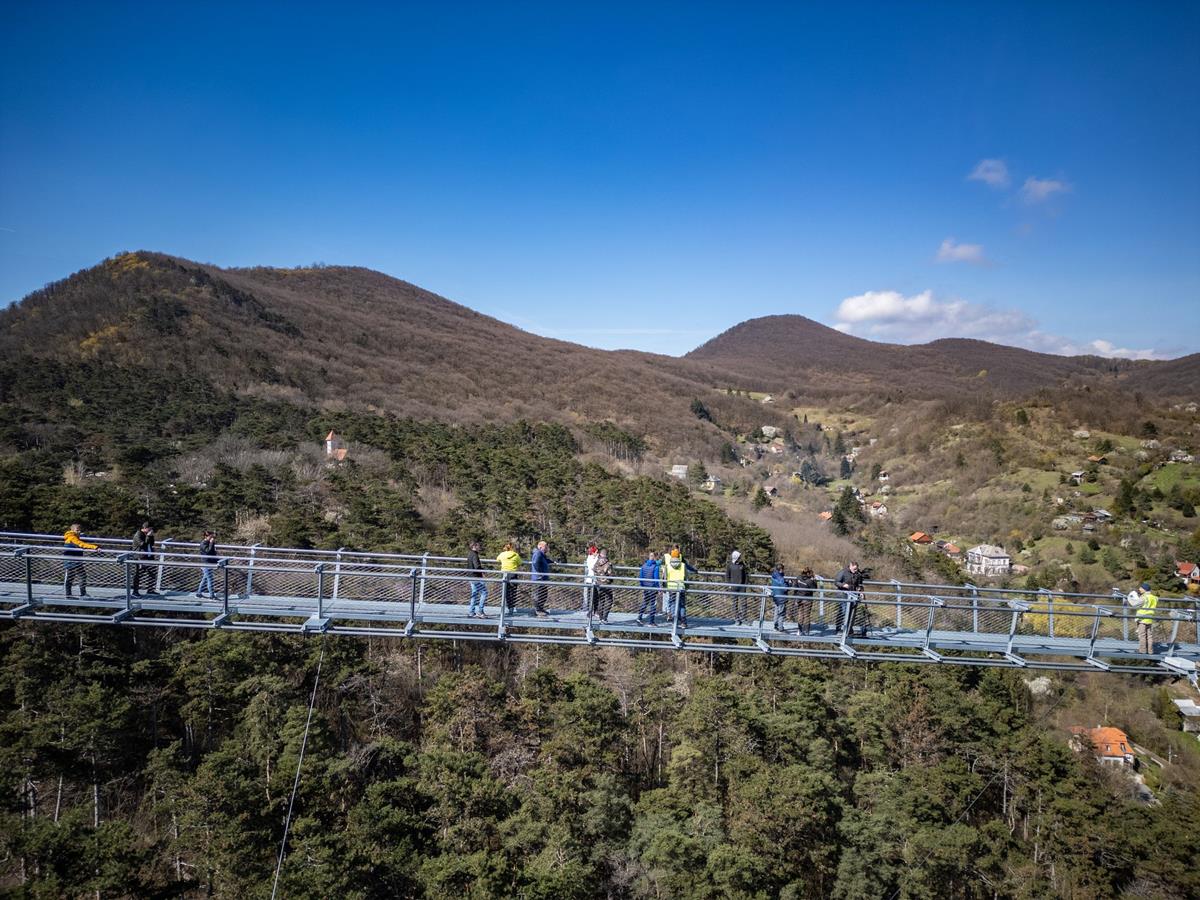 World's longest rope bridge will soon be inaugurated in Hungary ...